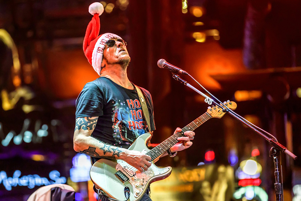 THURSDAY, DECEMBER 1 . 8PM . GARY HOEY’S HO HO HOEY CHRISTMAS SPECIAL ...